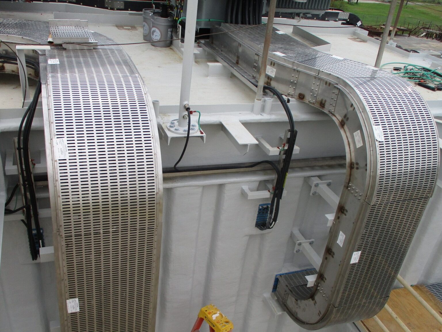 Cable Bus Overview | MP Husky